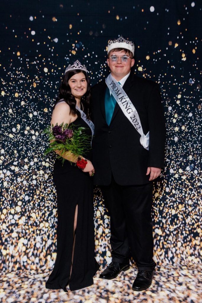 HHS Enjoys Royal Prom Night – The Holden Image